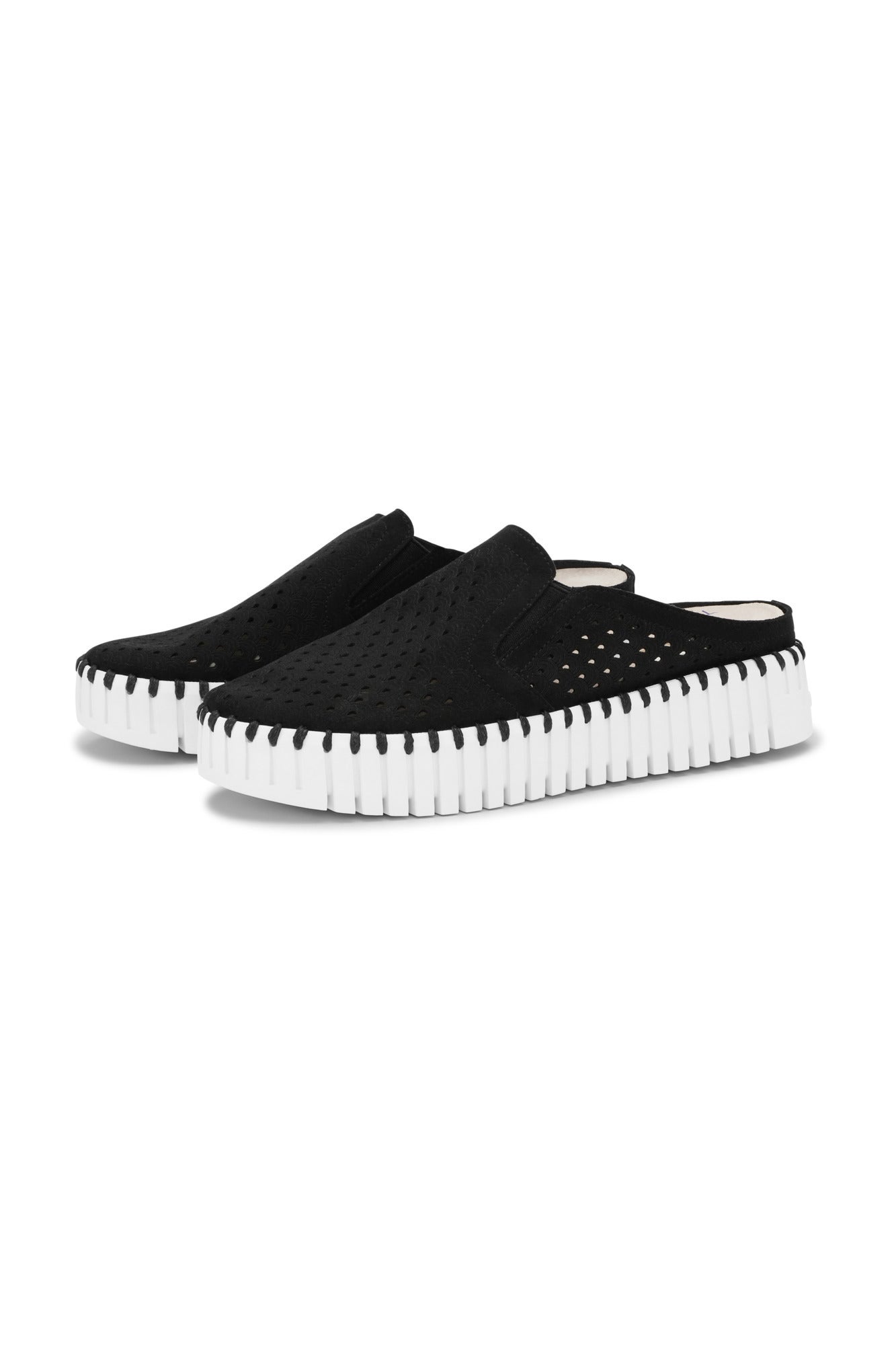 Isle Jacobsen - Tulip Slides in Black | What To Wear Sudbury